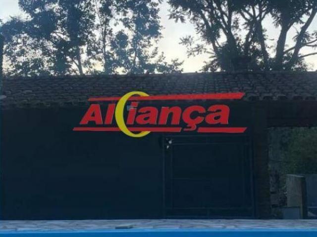 CHÁCARA COM PISCINA