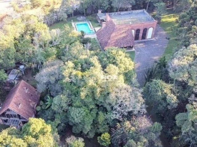 Chácara com piscina, 5 quartos venda, próximo a Santa Felicidade!