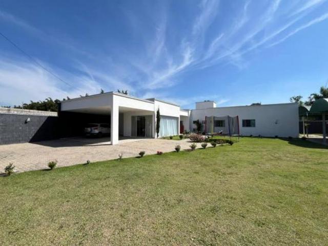 Chácara com Piscina, 6Q e 4 Suítes e Área para Eventos – Bom Sucesso, Pindamonhangaba