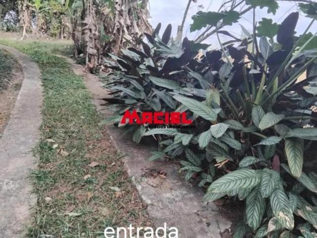 Chácara com Potencial e Escritura no Bairro que Mais Cresce!