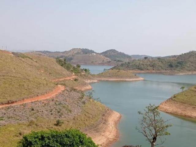 Chácara com Represa na Frente 2700m² Jacareí SP