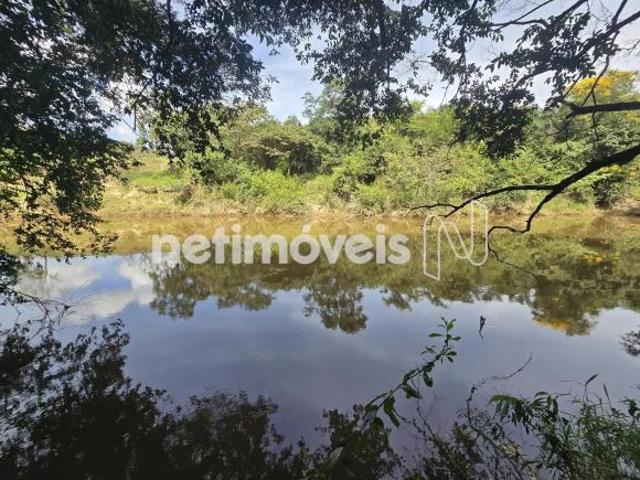 CHACARA COM RIO EM TAQUARAÇU DE MINAS