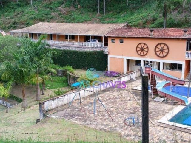 Chácara com Salão de Festas, Piscina, Lago, Nascente, 7 quartos R$ 950.000 Não Aceita Financiamen