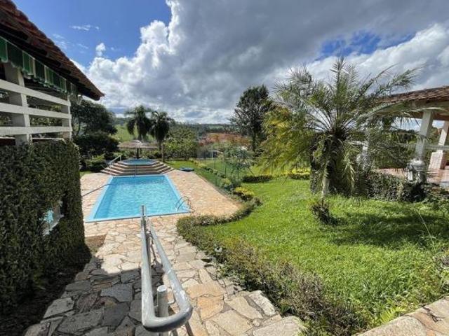CHÁCARA COMPLETA COM VISTA LINDA EM LOTEAMENTO FECHADO!
