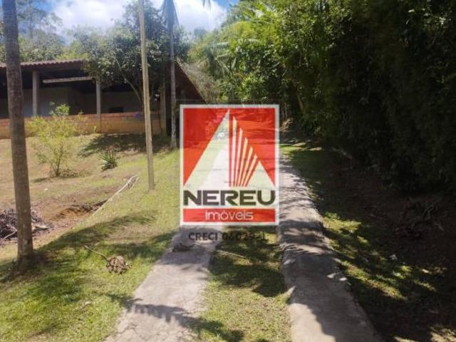 Chácara Completa com Lazer – 2.000 m² • A apenas 6,2 km da BR