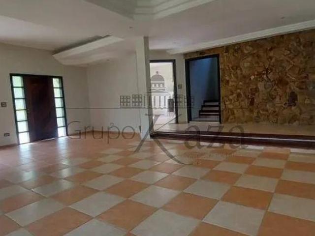 Chácara Condomínio Haras Lagoinha Jacareí 3 Dormitórios / 2 Suíte 1.590m²de terreno