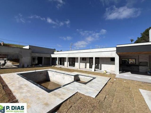 Chácara Contemporânea em Pinhalzinho: Design Minimalista
