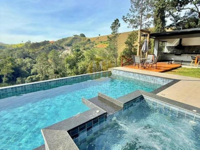 CHACARA DE ALTO PADRÃO 3 QUARTOS, SUITE, GUARAREMA COM 22 MIL M² DE TERRENO