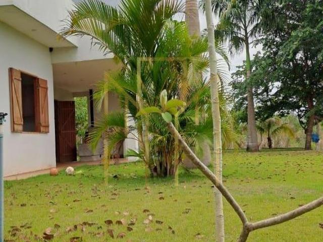 Chácara de Luxo à Venda: 4 Quartos, 1 Suíte