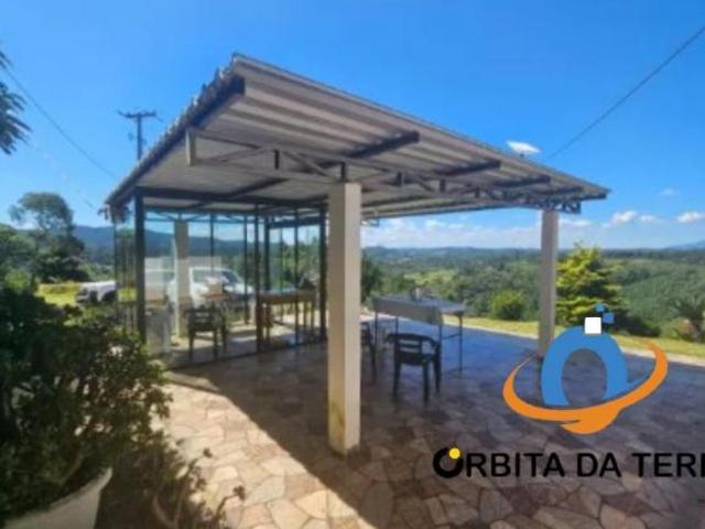 Chácara de Luxo à Venda em Tijucas do Sul PR Bairro Ouro Fino: 2 quartos, 1 suíte, 2 banheiros, 1