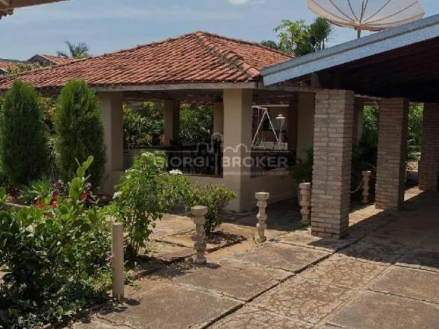 Chácara de Luxo à Venda em Condomínio Monte Carlo, Guapiaçu SP 2 Quartos, Piscina, Salão de Festas