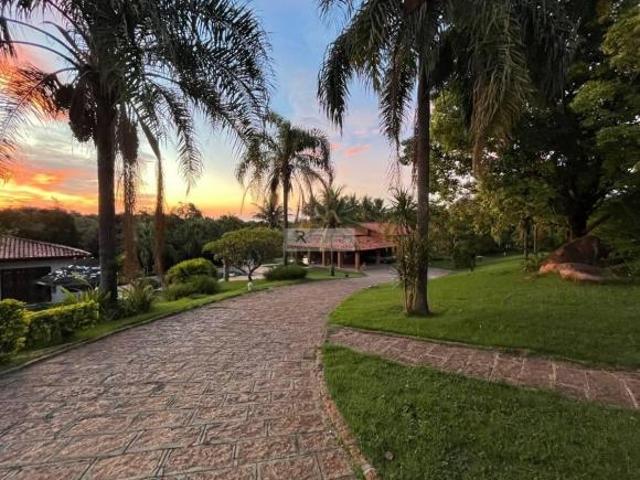 Chácara de Luxo em Condomínio no Recanto das Flores, Indaiatuba SP: 4 Quartos, 4 Suítes, 1 Sala, 8 V
