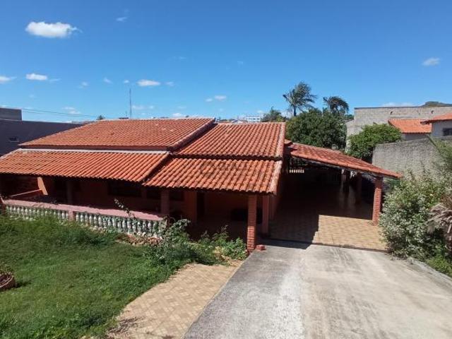 Chácara de Luxo no Centro de Capela do Alto SP: 4 Quartos, 2 Salas, 3 Banheiros, 3 Vagas 290,76m²