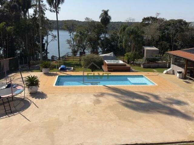 Chácara de Luxo Pé na Água em Ibiúna | 6 quartos, Píer Privativo e Piscina