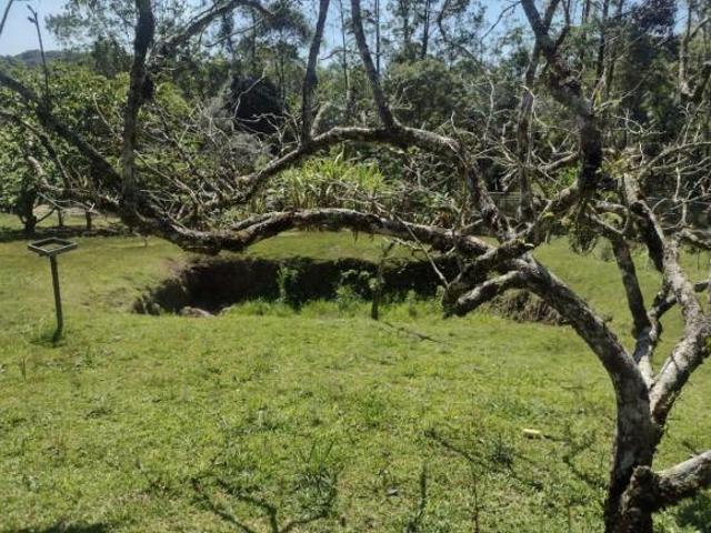 Chácara de 14000 m² com 2 quartos à venda em Taiacupeba