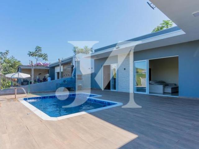 Chácara de 1000m², Construção 125m² Com 03 Dormitórios sendo 01 Suíte e 06 Vagas de garagem Para
