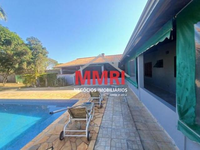Chácara de 1.000m² com piscina à venda em Araçoiaba da Serra SP!