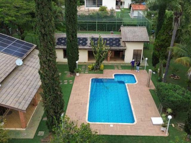 Chácara de 2500 m² com 4 quartos à venda em Paraíso Marriot