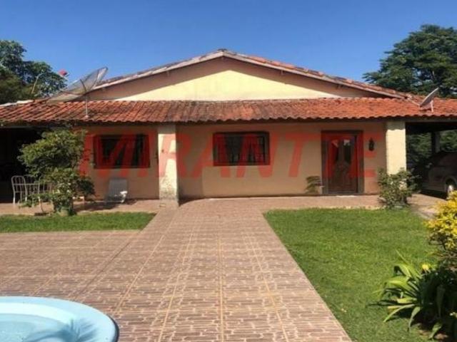Chácara de 254m² com 5 quartos