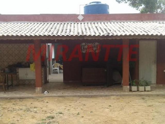 Chácara de 208m² com 2 quartos