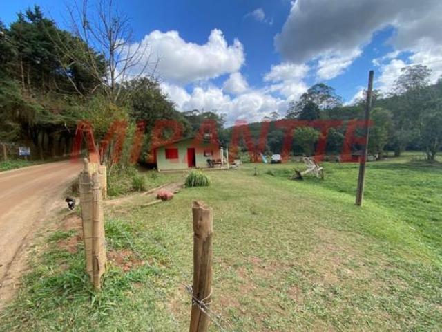 Chácara de 230m² com 3 quartos