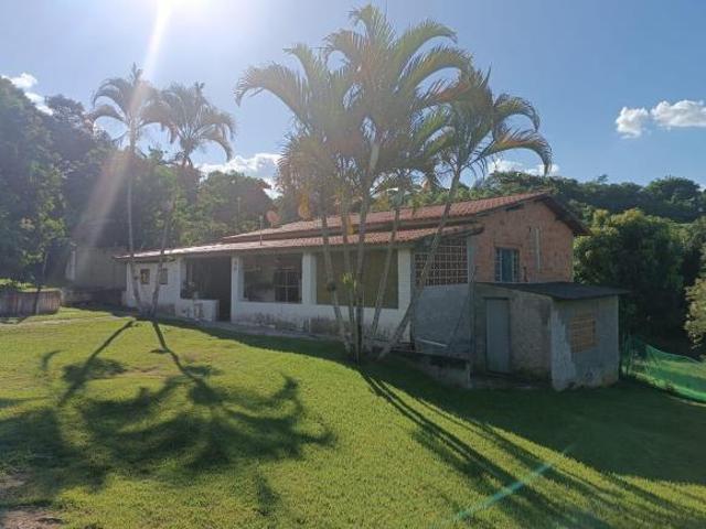 Chácara de 2.600 m² à Venda casa com 2 dorms — Capela do Alto / Iperozinho