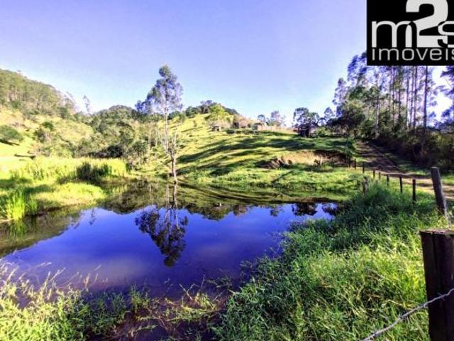Chácara de 35000 m² à venda em Cunha SP, bairro Paraibuna, 2 quartos, 1 sala, 2 banheiros, 120m² áre