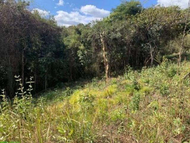 CHÁCARA DE 3.937 M², COM MINA!