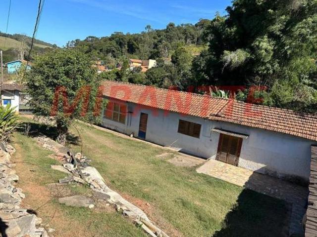 Chácara de 493m² com 3 quartos