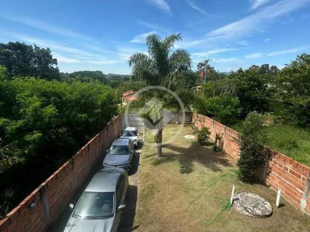 Chácara de 500m² com 315m² construídos a venda 3 dormitórios sendo 1 suíte master, área gourmet, n