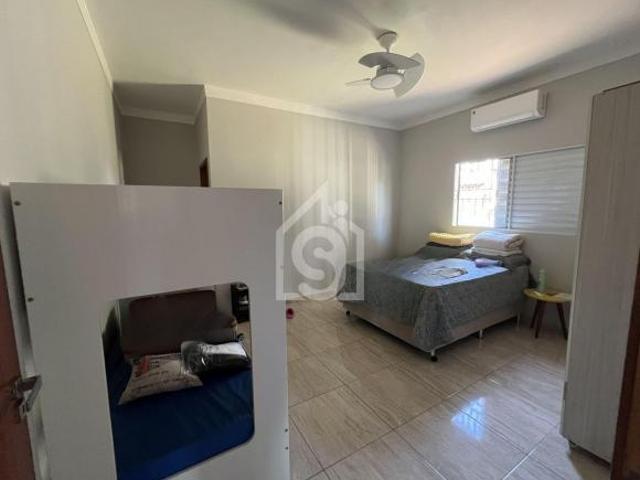 Chácara de 5.000m² à venda em Mirassol/SP. 300m² construídos, 3 dormitórios, piscina com cascata, ca