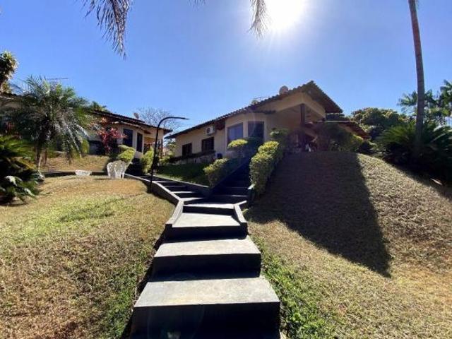 Chácara de 5.169 m² com 06 quartos à venda por R$ 2.850.000 no Condomínio Parque dos Cisnes Goiâni
