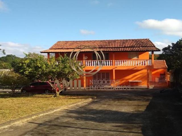 Chácara de 5 quartos com 211m² à venda em Caçapava SP, bairro Portal Mantiqueira. Confira!