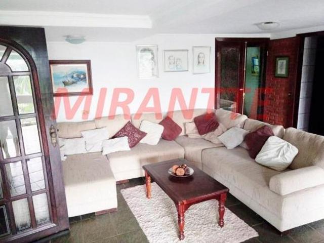 Chácara de 700m² com 4 quartos