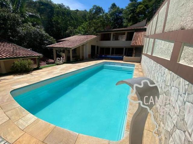 CHÁCARA DE 9.000M² COM CASA SEDE, 3 EDÍCULAS E ÁREA DE LAZER COMPLETA!