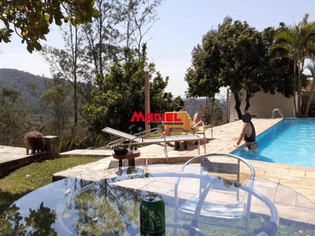 Chácara em Atibaia com 10.000 metros, possui piscina, campo de futebol, sauna e muito mais