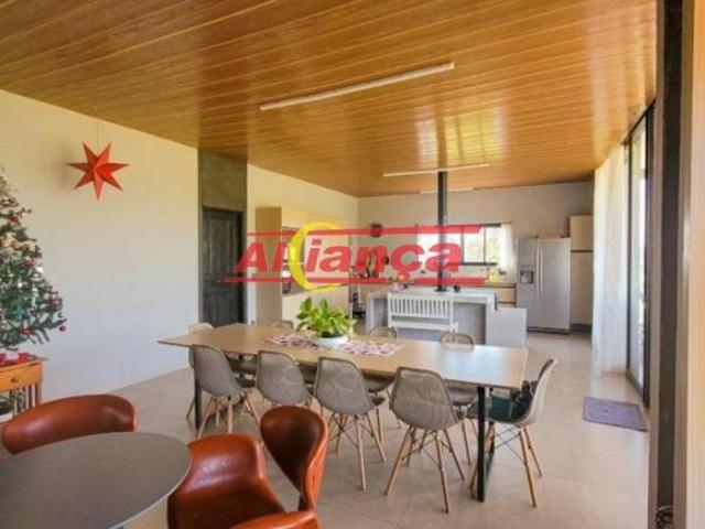 Chacara em Atibaia com 6.000 metros de terreno, 04 dorm, 02 vagas