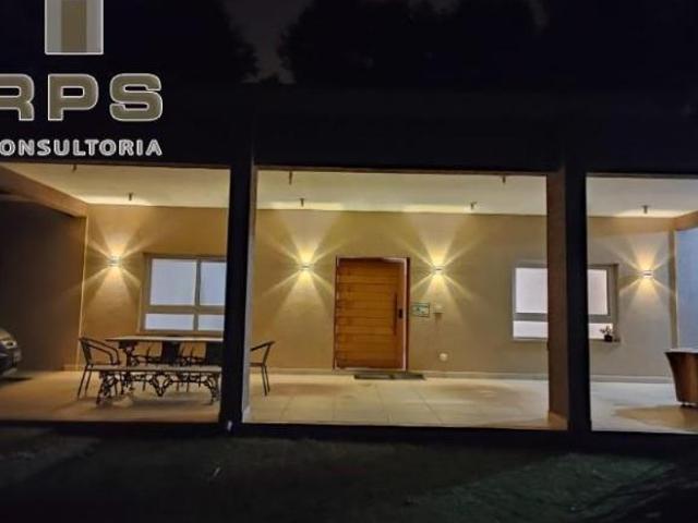 Chácara em Atibaia, a 10 min do centro, acesso fácil com asfalto, 3 dormitórios,1 suíte com closet