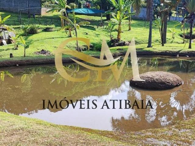 Chácara em Atibaia rica em água