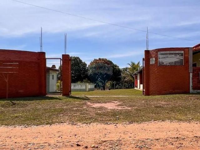 Chácara em Alvorada de Barra Bonita Vitoriana, Botucatu/SP de 170m² 2 quartos à venda por R$ 447.0