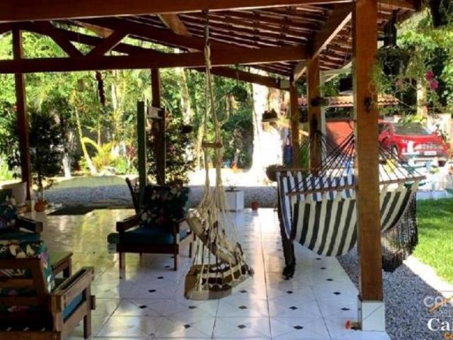 Chácara em Boiçucanga com Piscina, Pomar e Área Gourmet