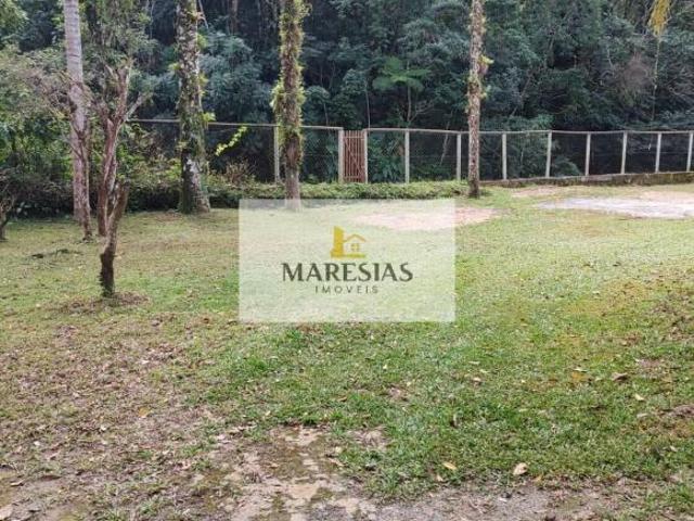 Chácara em Boiçucanga com 2 casas e terreno de 1200m² a 2km da praia
