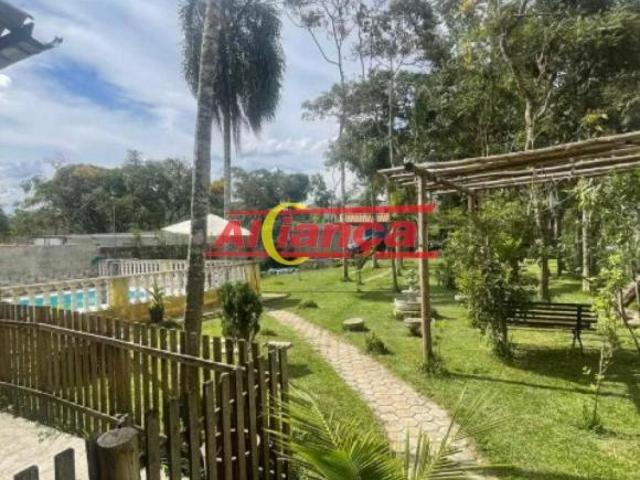 Chácara em Bonsucesso Guarulhos | Piscina, suíte master e área de lazer