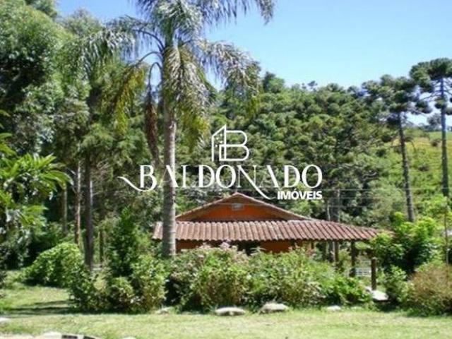 CHÁCARA EM CAMANDUCAIA MG 8.833 METROS COM 2 CASAS 3 LAGOS RIACHO MINA