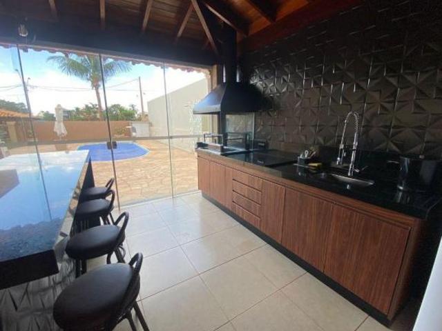 Chácara em Centro, Araçatuba/SP de 228m² 3 quartos à venda por R$ 1.300.000,00