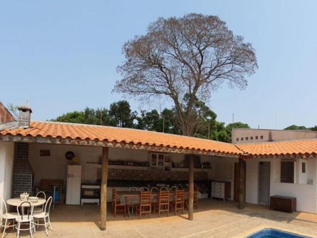 Chácara em Centro, Jaguariúna/SP de 190m² 3 quartos à venda por R$ 745.000,00