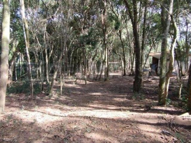 Chácara em condomínio com acesso a represa!