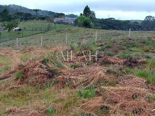Chácara em condomínio com casa em construção