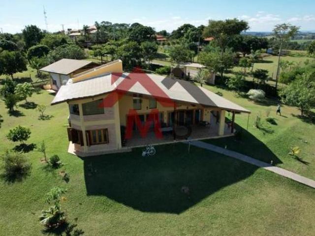 Chácara em condomínio Castelo Branco excelente localização
