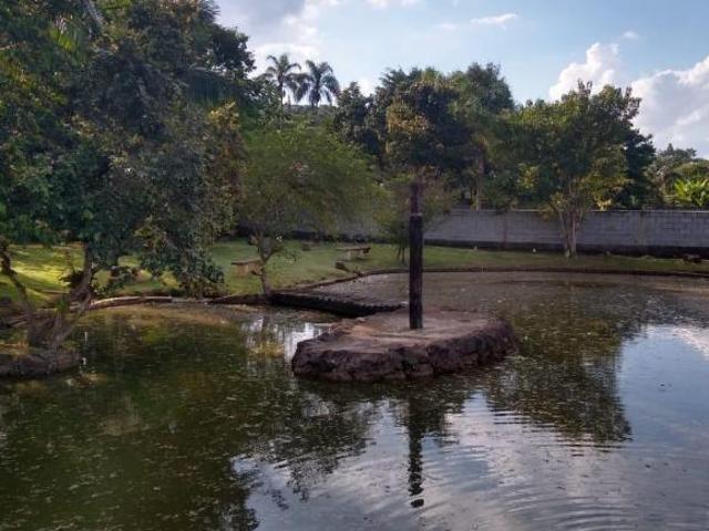 Chácara em condomínio Atibaia, Chácara com piscina e lago